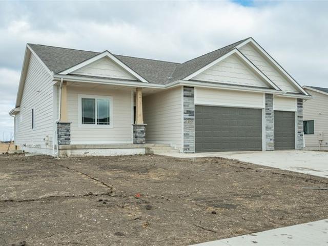 1495 NW Bull Run Ct, Waukee, IA 50263