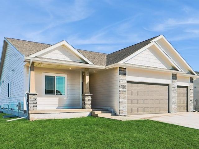 1495 NW Bull Run Ct, Waukee, IA 50263