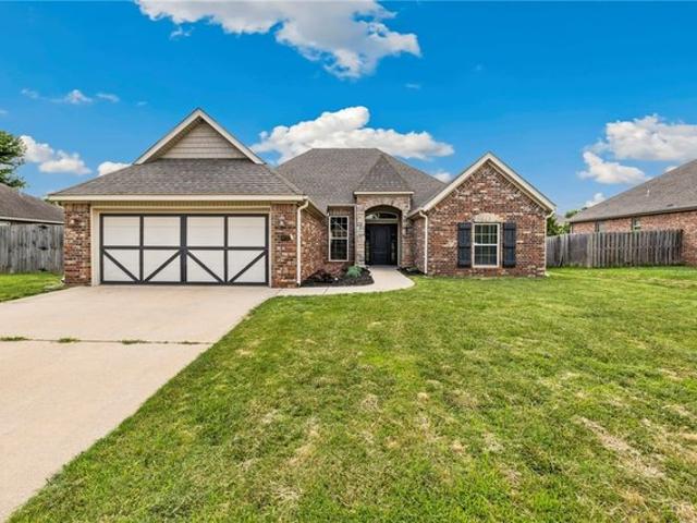 1495 N Corsica Dr, Fayetteville, AR 72704