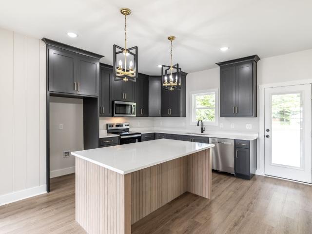 1495 Angus Way