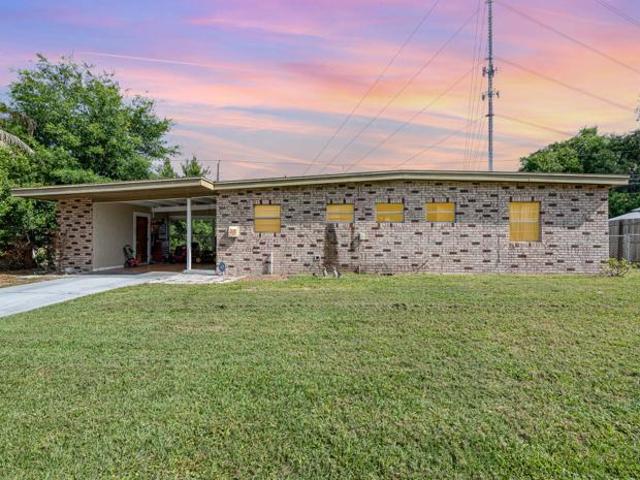 1495 Kings Ct, Titusville, FL 32780
