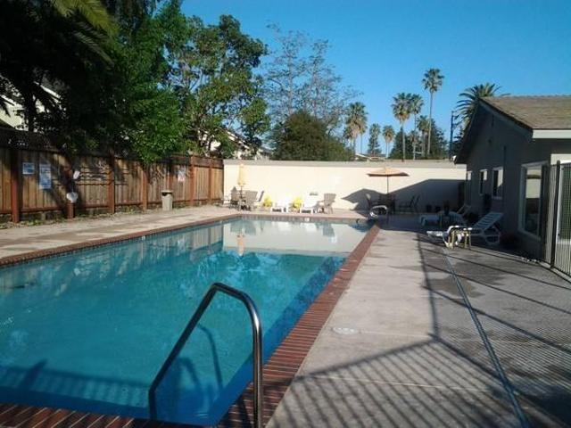 $1495 Very Charming Studio. Available End of May