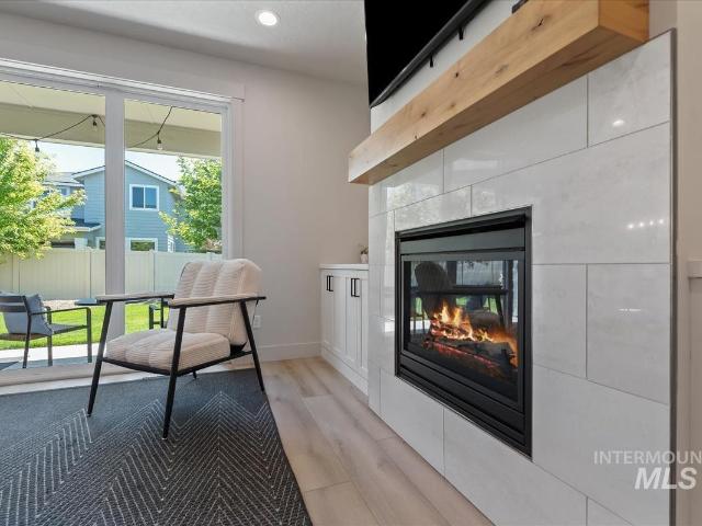1495 W Fluorite St