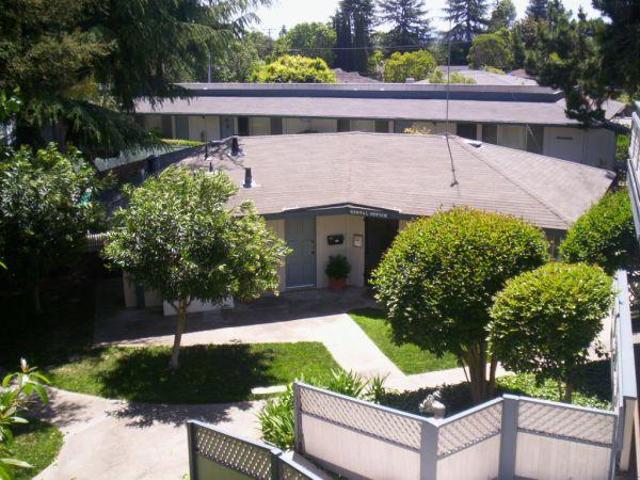 $1495 / 1br March Special/Garden Setting!