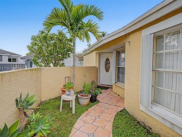 14963 SW 74th Ter, Miami, FL 33193