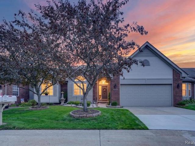 14960 Heather Pointe Dr, Sterling Heights, MI 48313