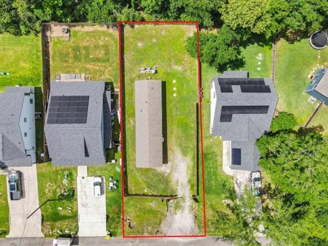 14961 Lamar Rd, Willis, TX 77378