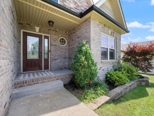 1496 Amberley Dr