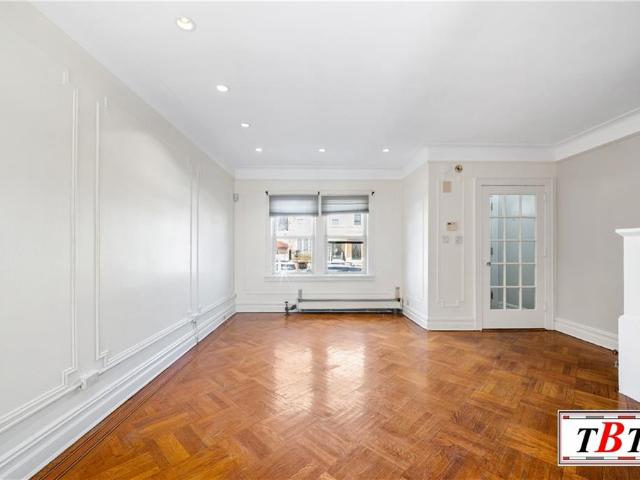 1496 East 32nd Street