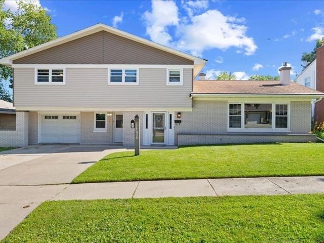 1496 Russell St, Green Bay, WI 54304