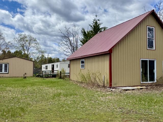 1496 17 Mile Road