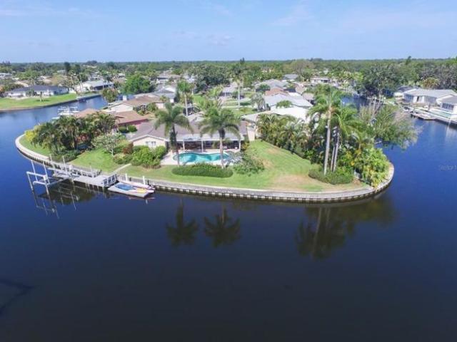 1496 51st Ave NE, Saint Petersburg, FL 33703