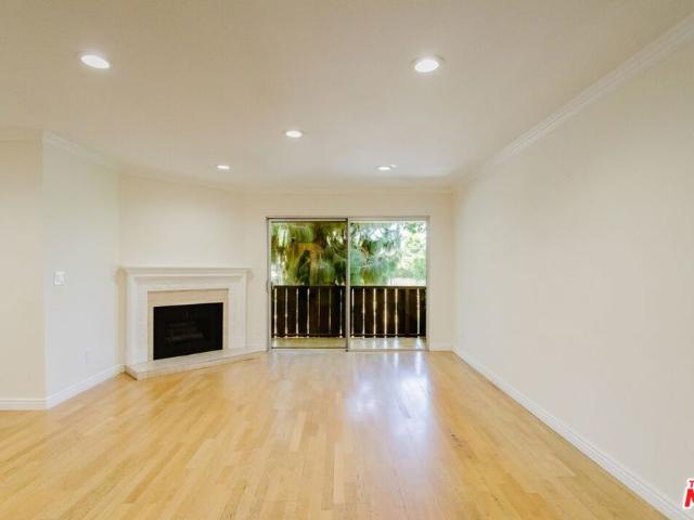 14980 Victory Boulevard 201