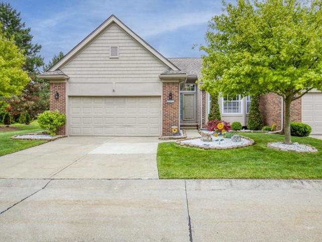 14984 Heather Pointe Dr, Sterling Heights, MI 48313