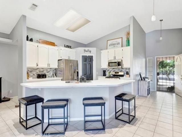 14989 Mesquite St, Hesperia, CA 92345