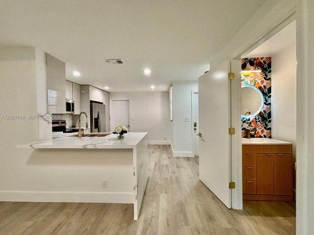 1498 Barcelona Way Unit 3 21, Weston, FL 33327
