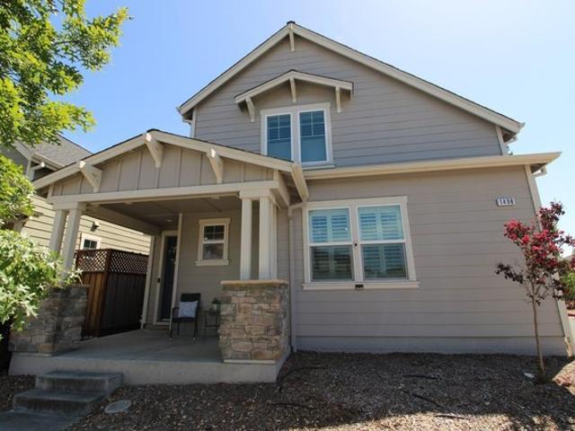 1498 Cavendish Ave, Santa Rosa, CA 95401