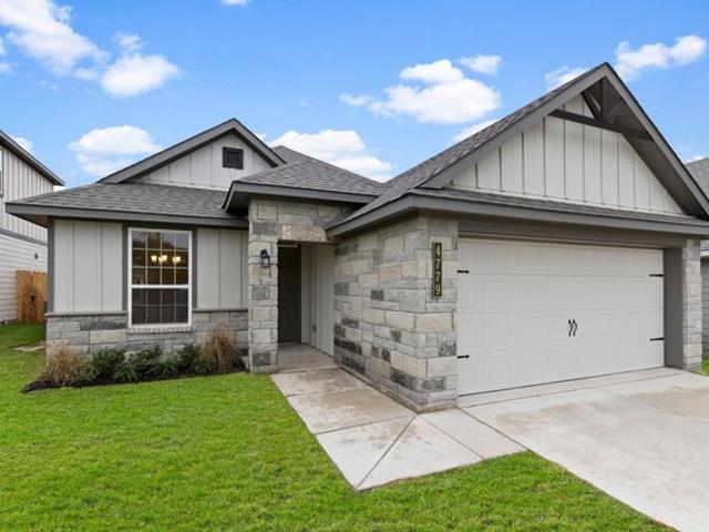1498 Lake Ridge Dr, Brenham, TX 77833