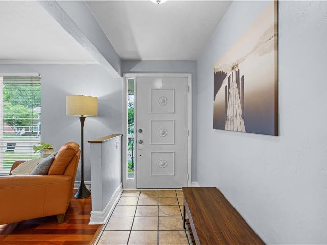 1498 Parkview Dr