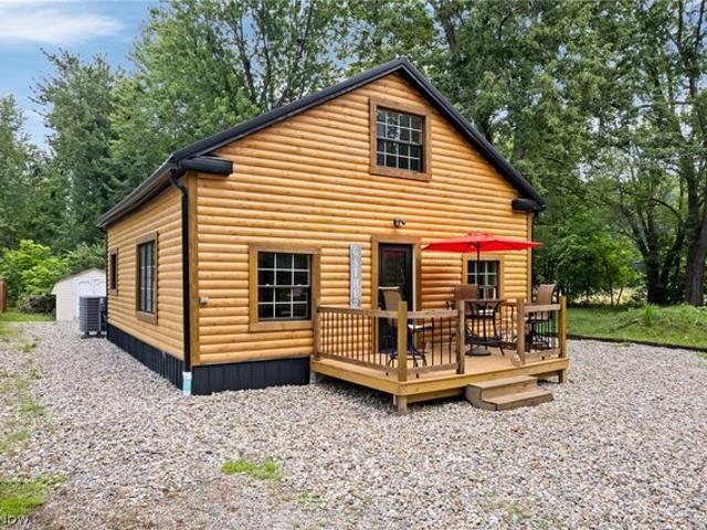 1499 Beachview Dr, Lake Milton, OH 44429