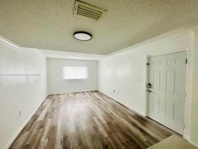 14900 82nd Ter SW #14 204, Miami, FL 33193