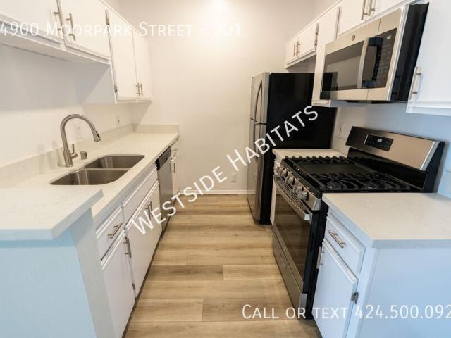 14900 Moorpark Gorgeous, fully renovated building located in Sherman Oaks
