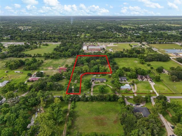 14901 1st St, Santa Fe, TX 77517 | MLS #26251 | Compass