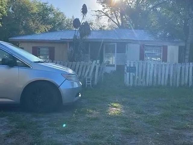 14907 N 24th St, Lutz, FL 33549