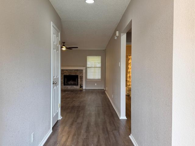 14906 Snelling Dr