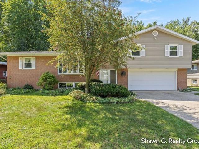 1490 Marwood Dr SE, Kentwood, MI 49508