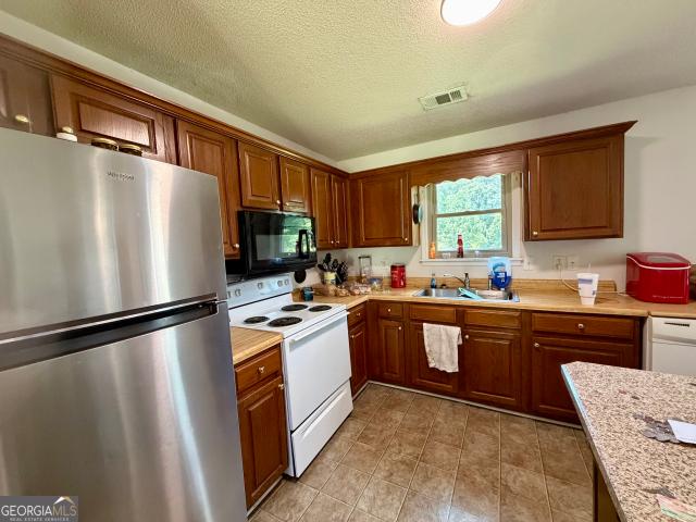 1490 N HWY 319