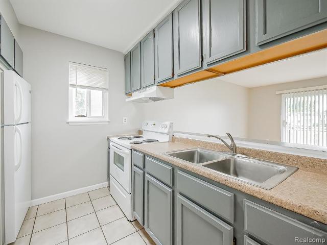 1490 Nancywood Drive # 12