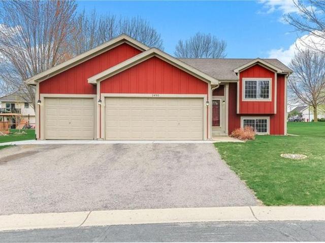 1490 Fireside Rd, Waconia, MN 55387