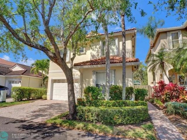 1490 Sweetbay Way, Hollywood, FL 33019