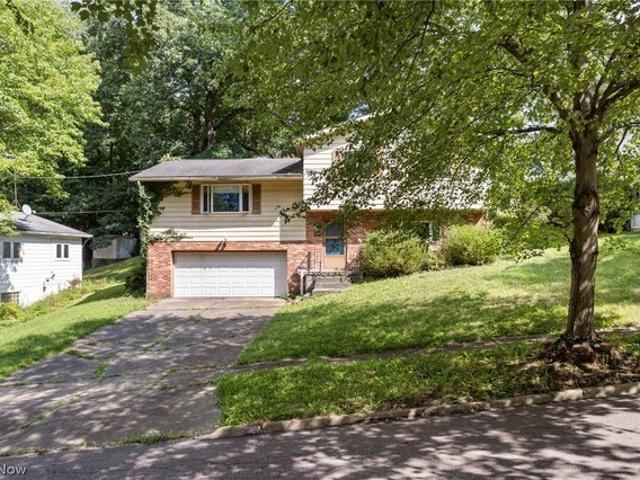1490 Shanabrook Dr, Akron, OH 44313