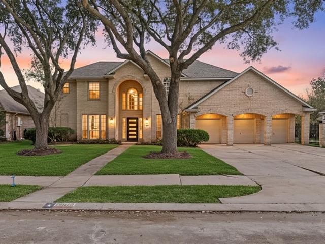 14910 Lake Woodbridge Ct, Sugar Land, TX 77498