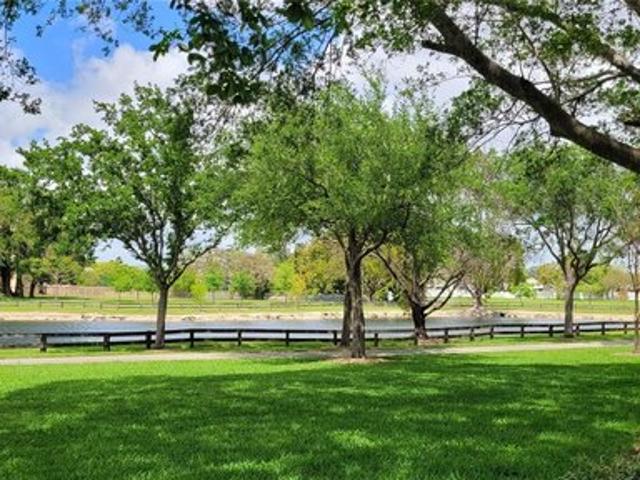 14911 SW 80th St Apt 221, Miami, FL 33193