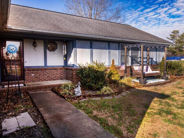 14914 McCutchan Rd, Evansville, IN 47725 | Compass