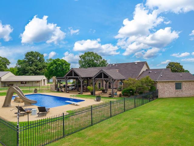 1491 burrhight rd