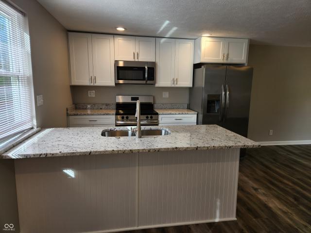 1491 E County Road 500 N