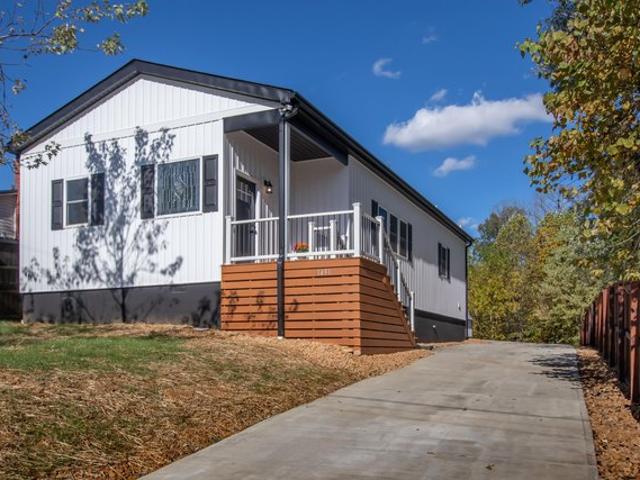 1491 E State St, Bristol, TN 37620
