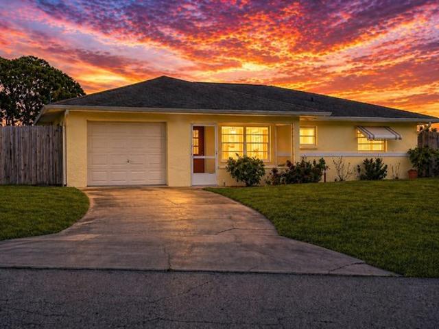 1491 SE Concha St, Port Saint Lucie, FL 34983