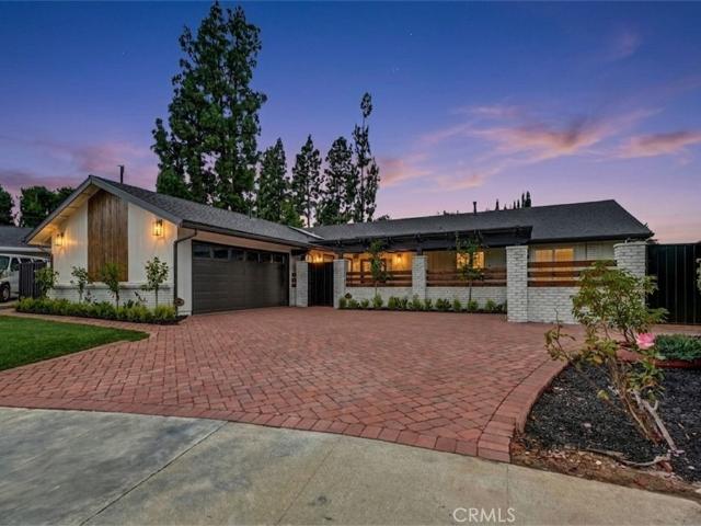 1492 N Kathleen
