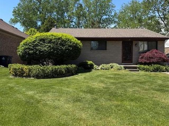 1492 Edwin St, Westland, MI 48186