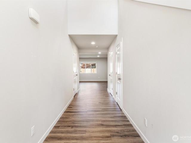 1492 th Avenue W