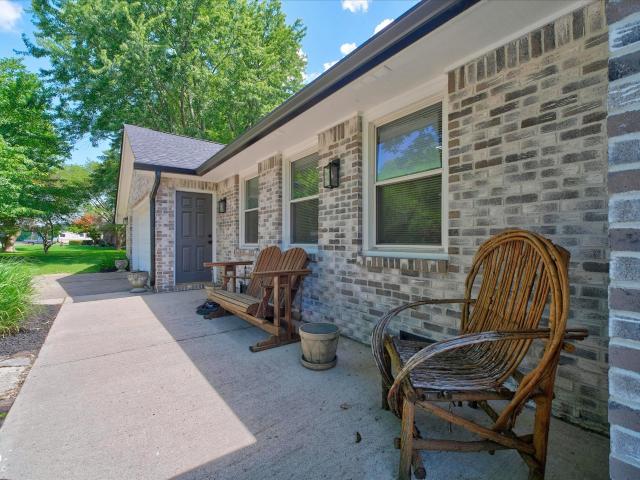 1492 Woodscliff Drive