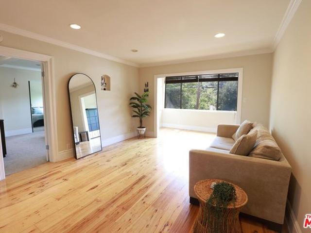 14934 Dickens St Apt 19, Sherman Oaks, CA 91403