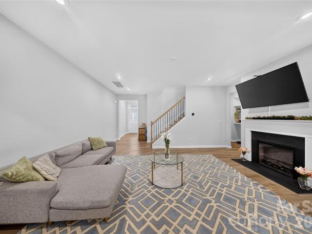 14938 Tamarack Drive