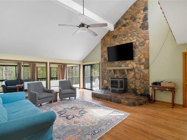 1493 Iroquois Drive