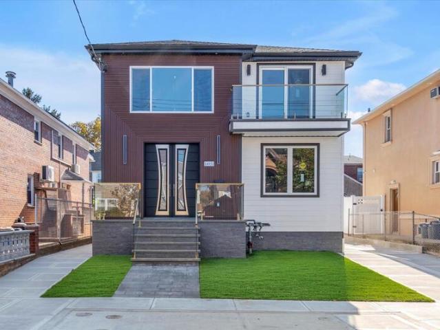 149 3 th ave, Whitestone, NY 11357